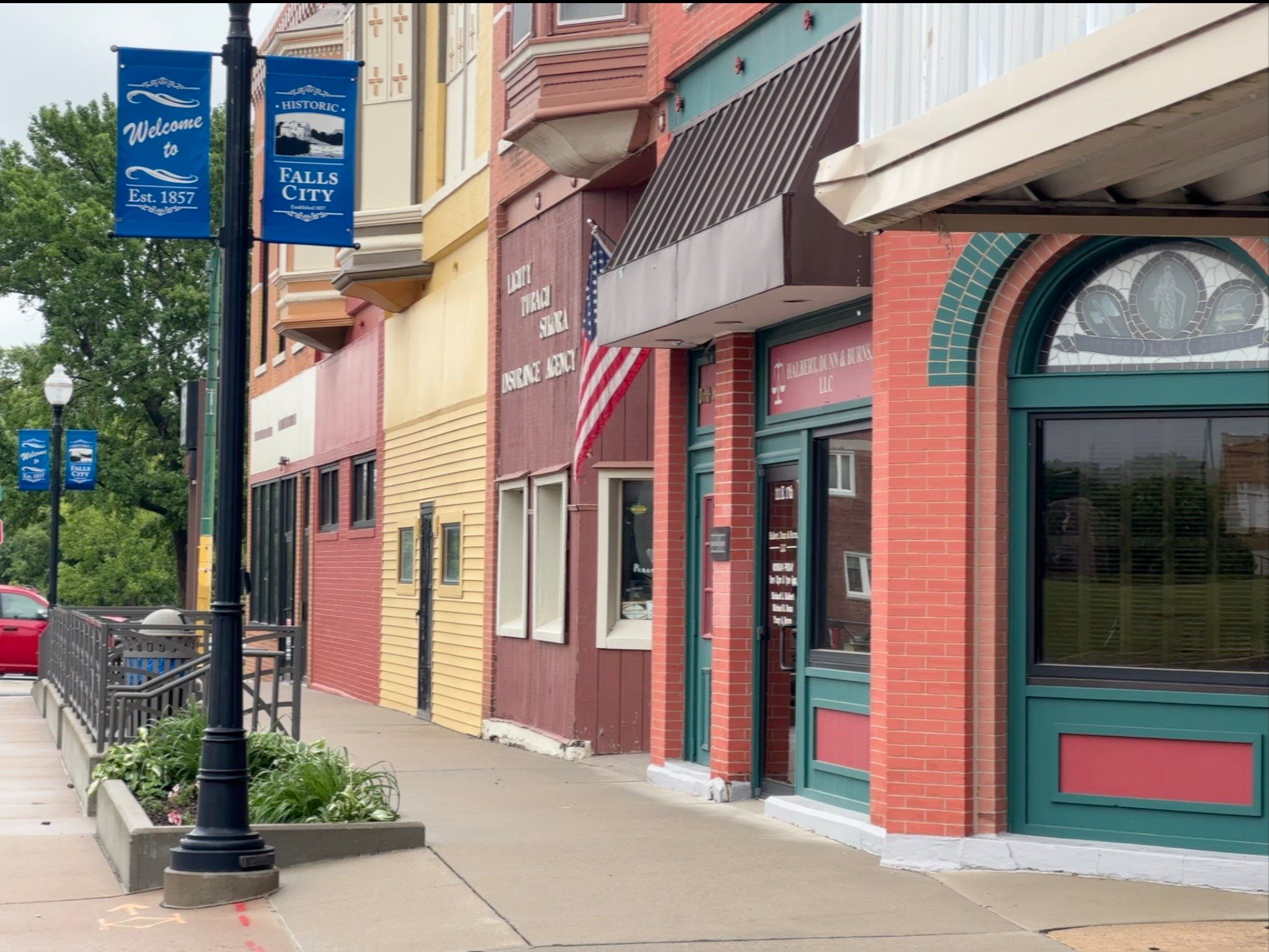 Judge presses Dunback on 'senseless' damage to Falls City windows ...